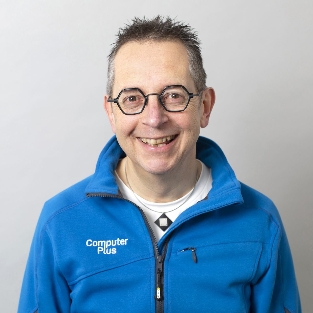 Contact - ComputerPlus Leiden - computer en smartphone reparatie